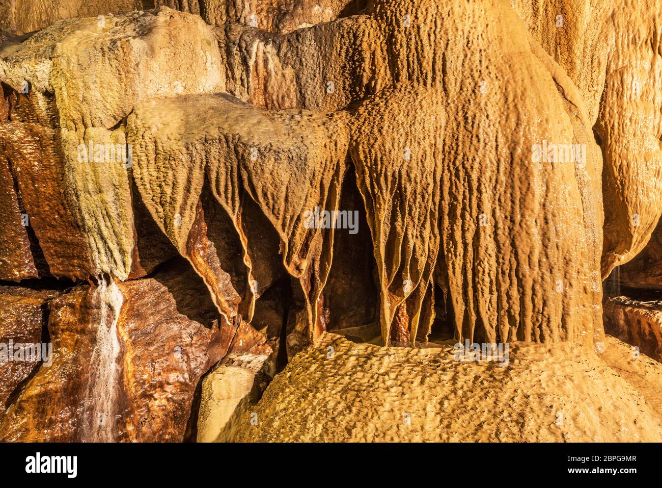 Ingleborough cave hi-res stock photography and images - Alamy