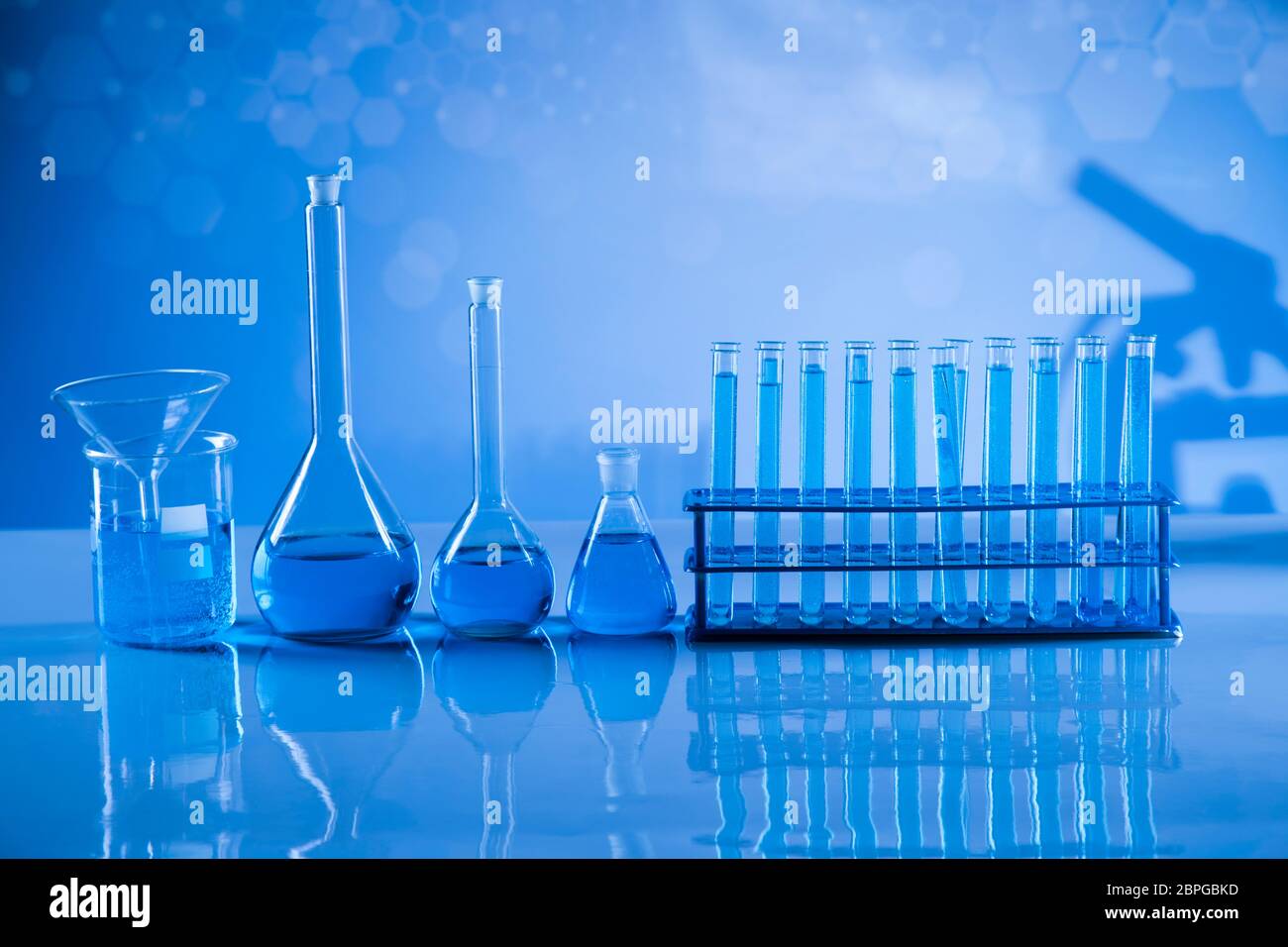 Glassware, Laboratory beakers,Science experiment Stock Photo - Alamy
