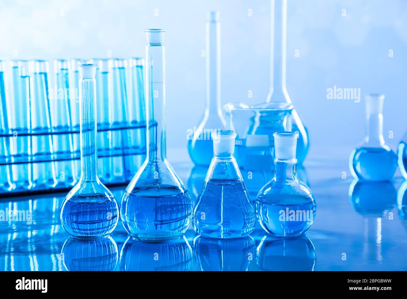 Glassware, Laboratory beakers,Science experiment Stock Photo - Alamy