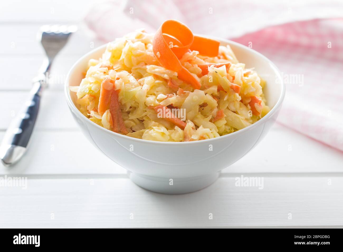 Bowl of coleslaw. Vegetable salad Stock Photo - Alamy