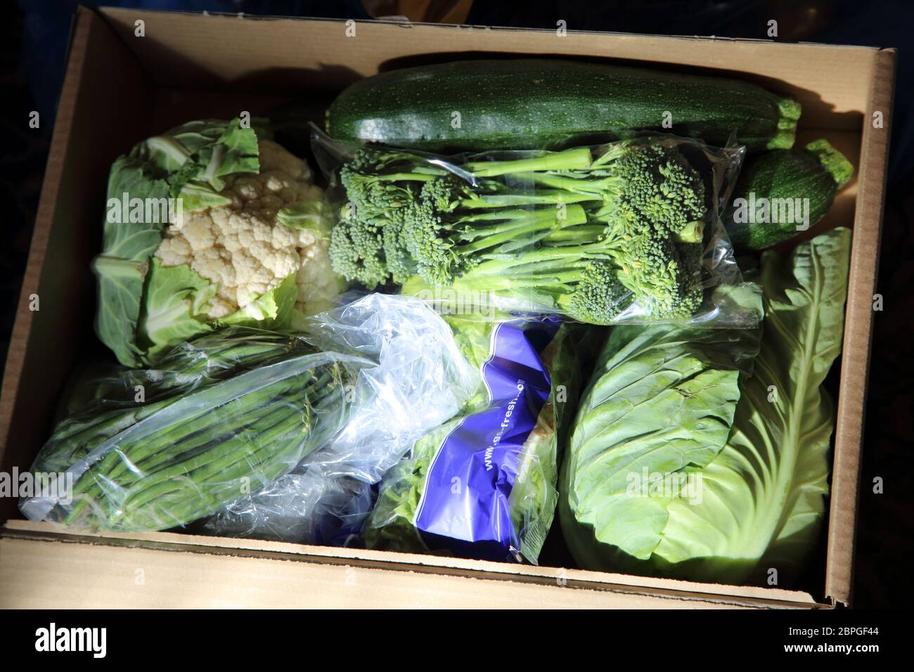 Boxes of food at restaurant hi-res stock photography and images - Alamy