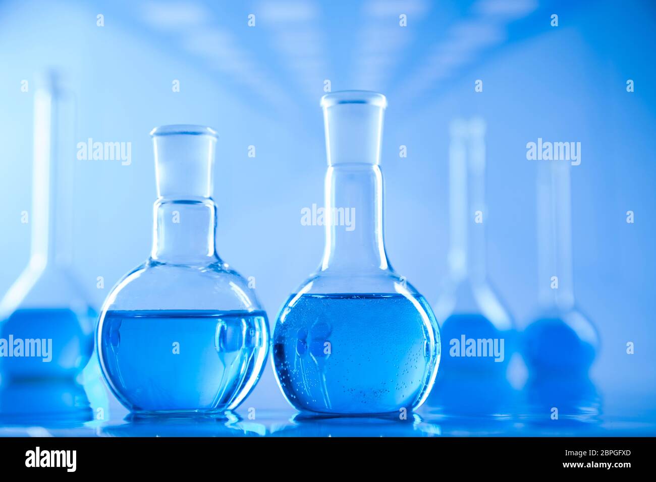 Glassware, Laboratory beakers,Science experiment Stock Photo - Alamy