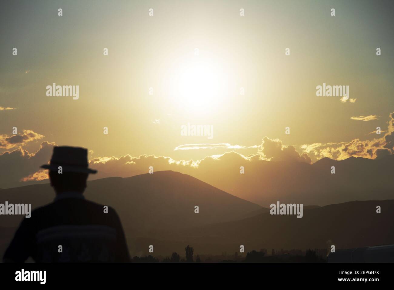 Observer silhouette hi-res stock photography and images - Alamy