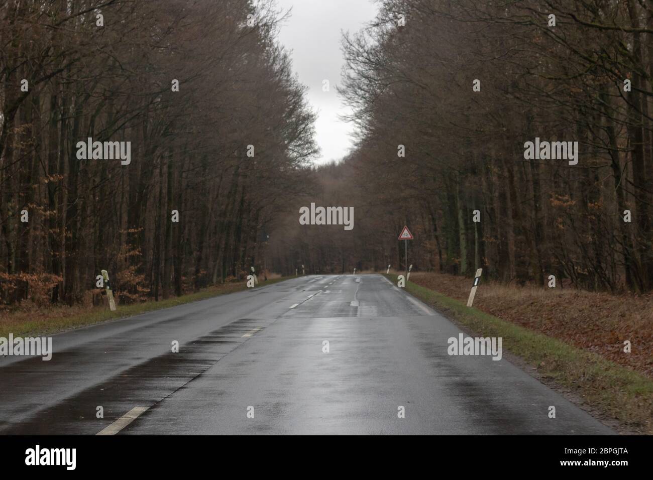 Wet mountain road hi-res stock photography and images - Alamy
