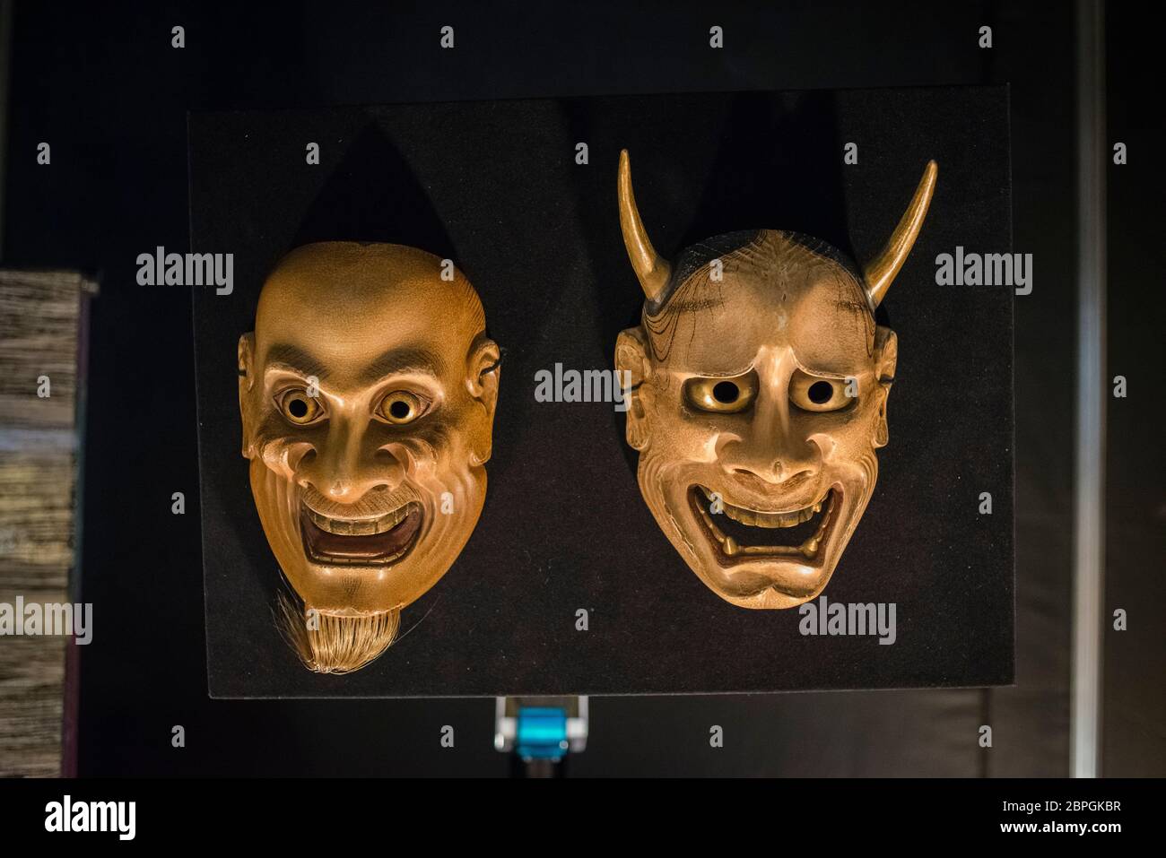Japanese masks theatre hi-res stock photography and images - Alamy