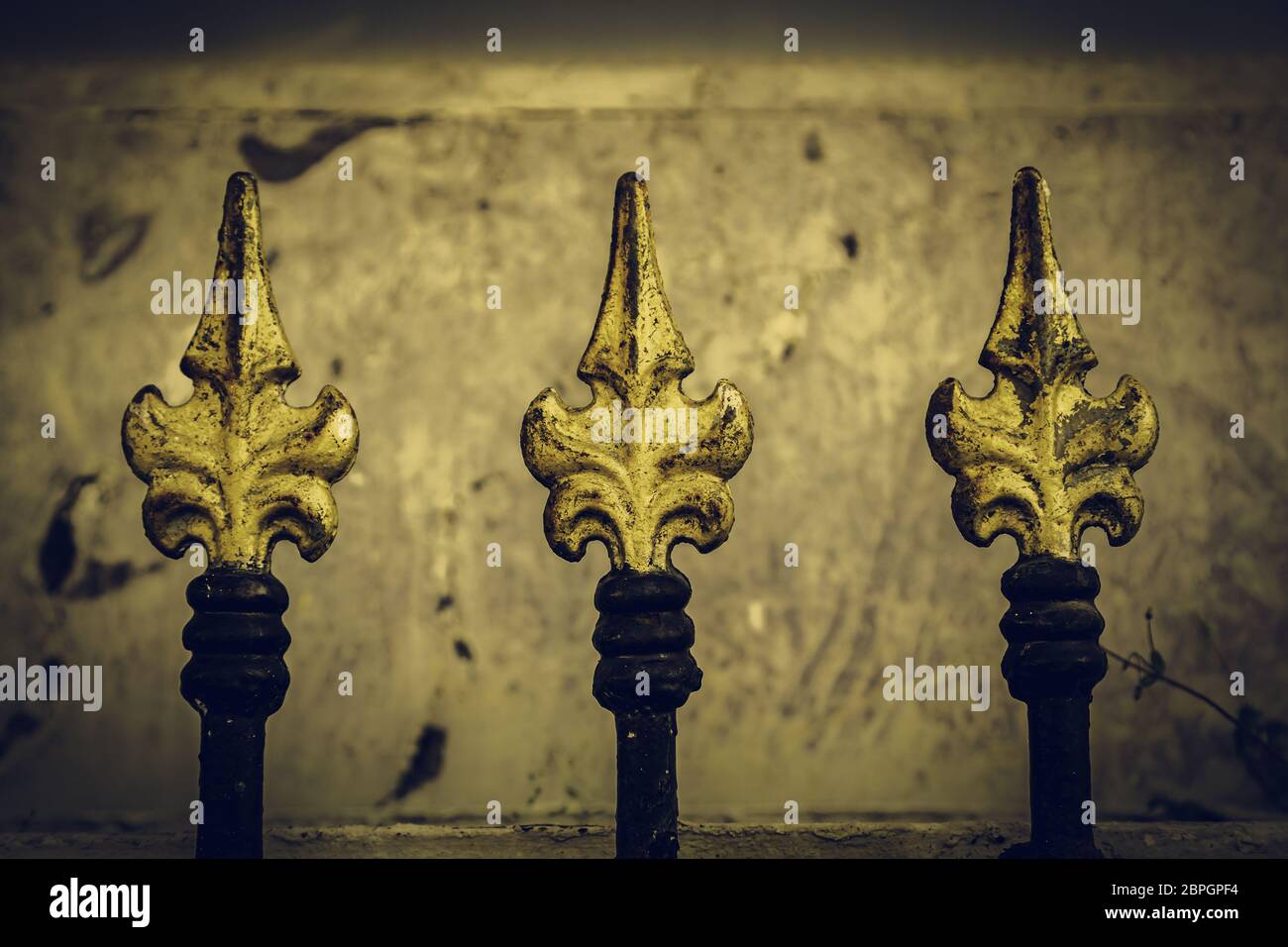 Victorian wrought iron railings painted hi-res stock photography and ...