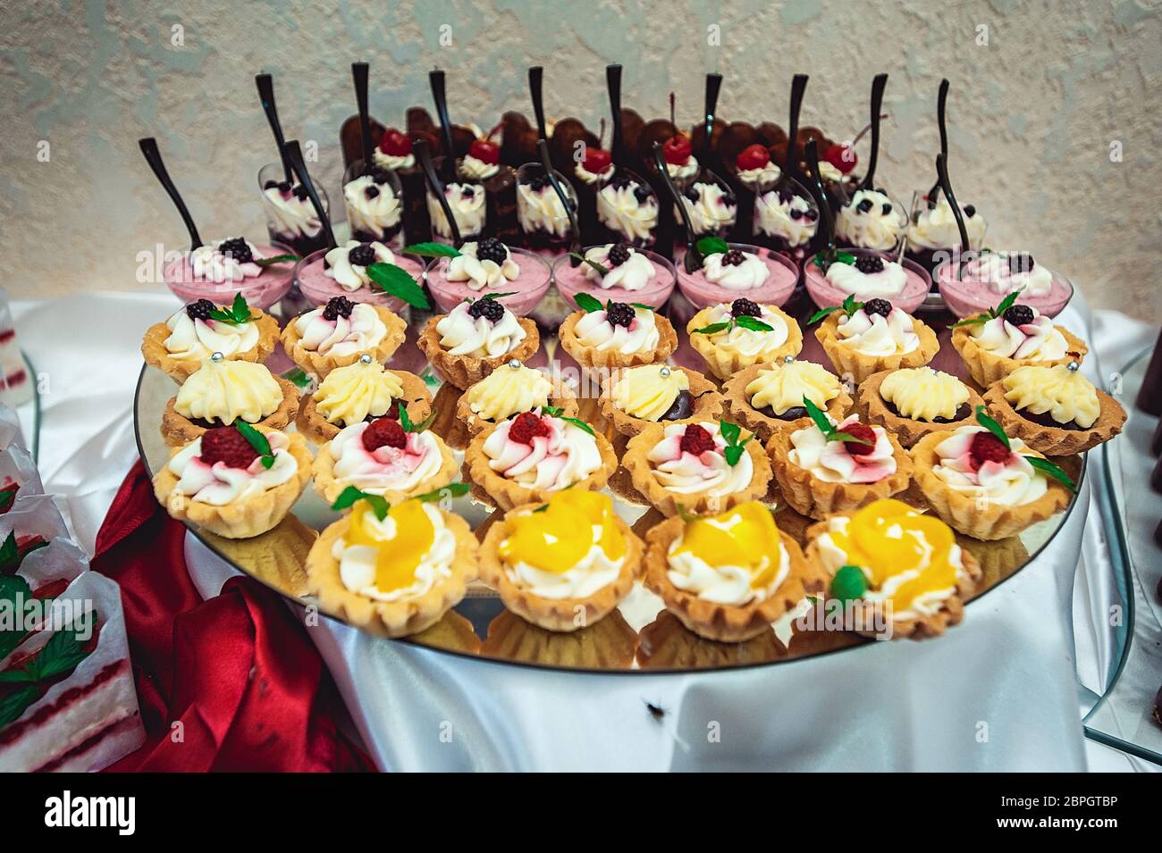 Rows Of Cakes On Tray High Resolution Stock Photography and Images - Alamy