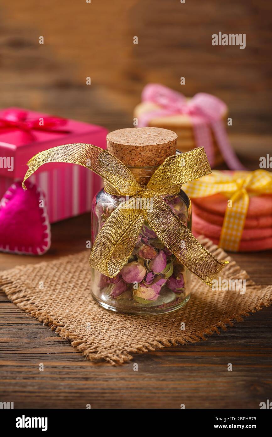 Jar of dried rose petals hi-res stock photography and images - Alamy