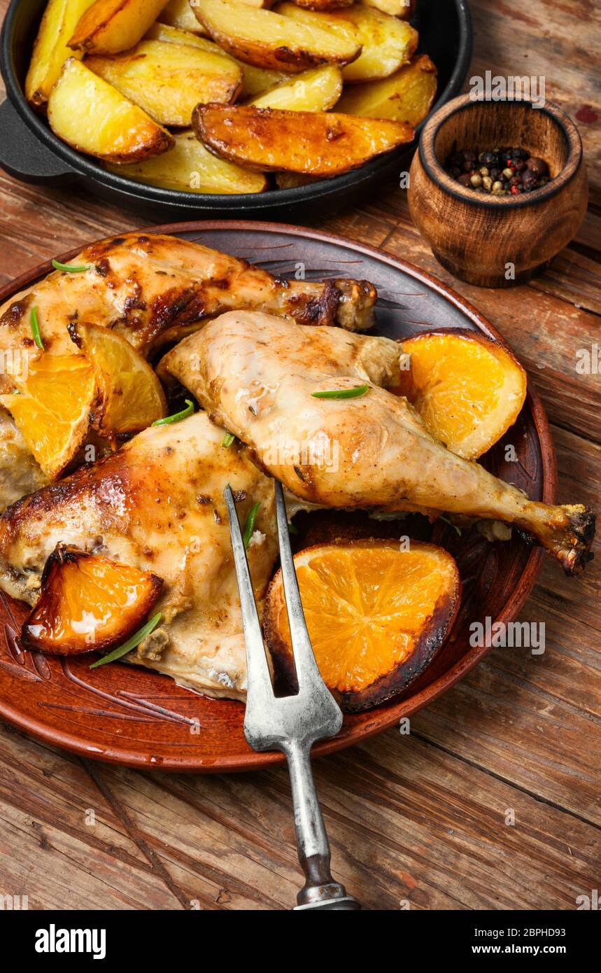 Juicy baked chicken pieces hi-res stock photography and images - Alamy