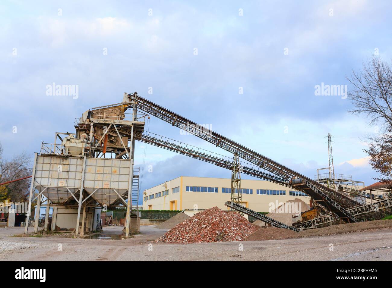 Dust extraction tower hi-res stock photography and images - Alamy