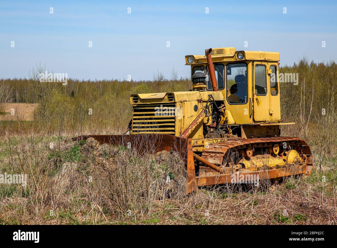 Rusty crawler tractor hi-res stock photography and images - Alamy