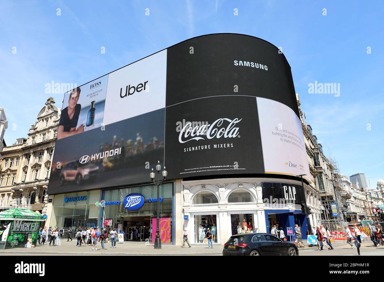 London, UK, June 1, 2019: Famous Piccadilly Circus New Electronic ...