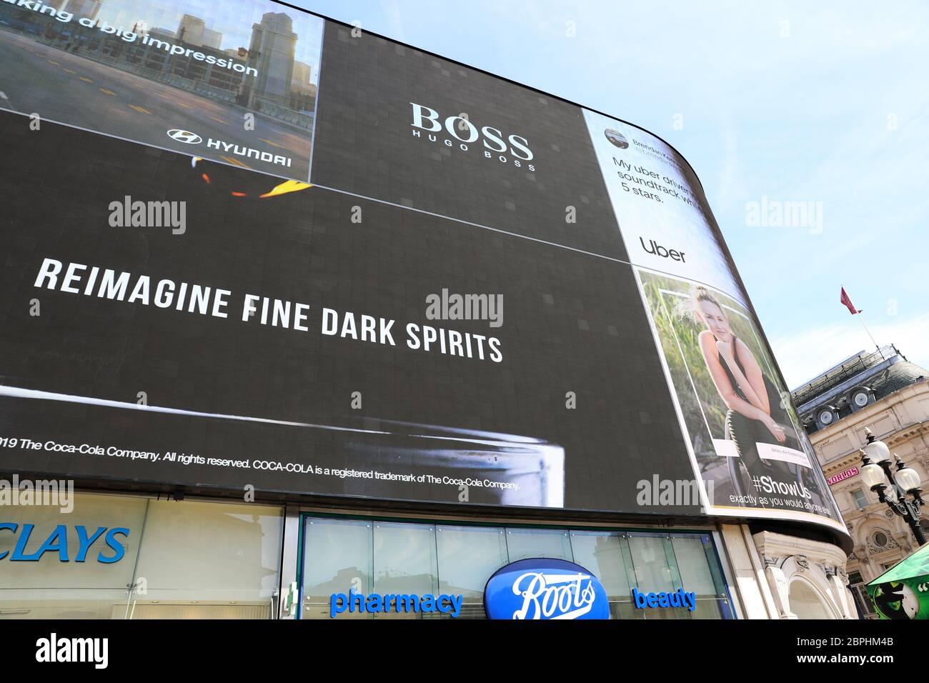 Digital advertisement screens hi-res stock photography and images - Alamy