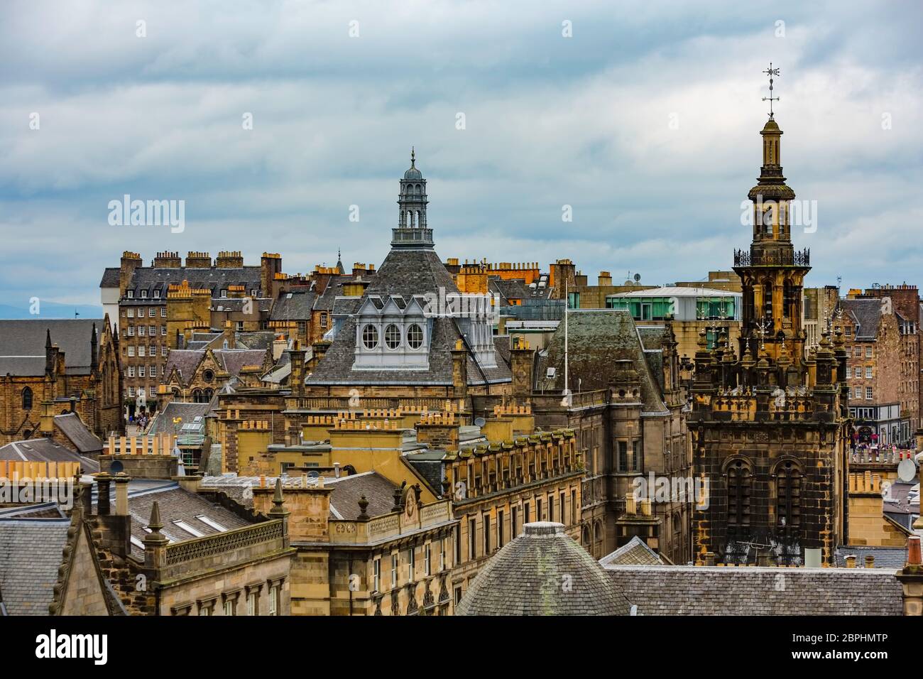 Rooftops in edinburgh hi-res stock photography and images - Alamy