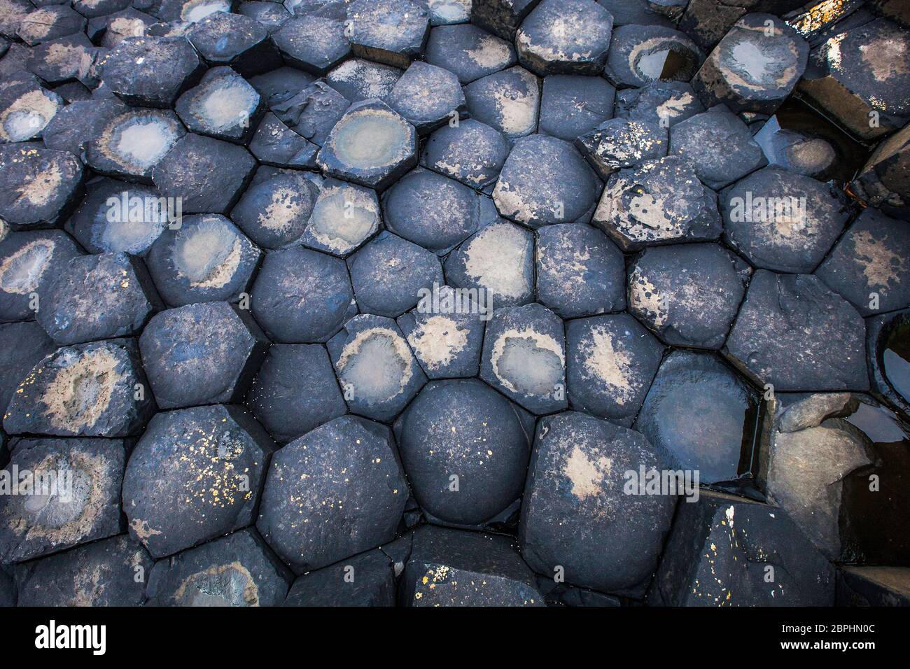 Hexagonal basalt structures forming the Giants Causeway in Northern ...
