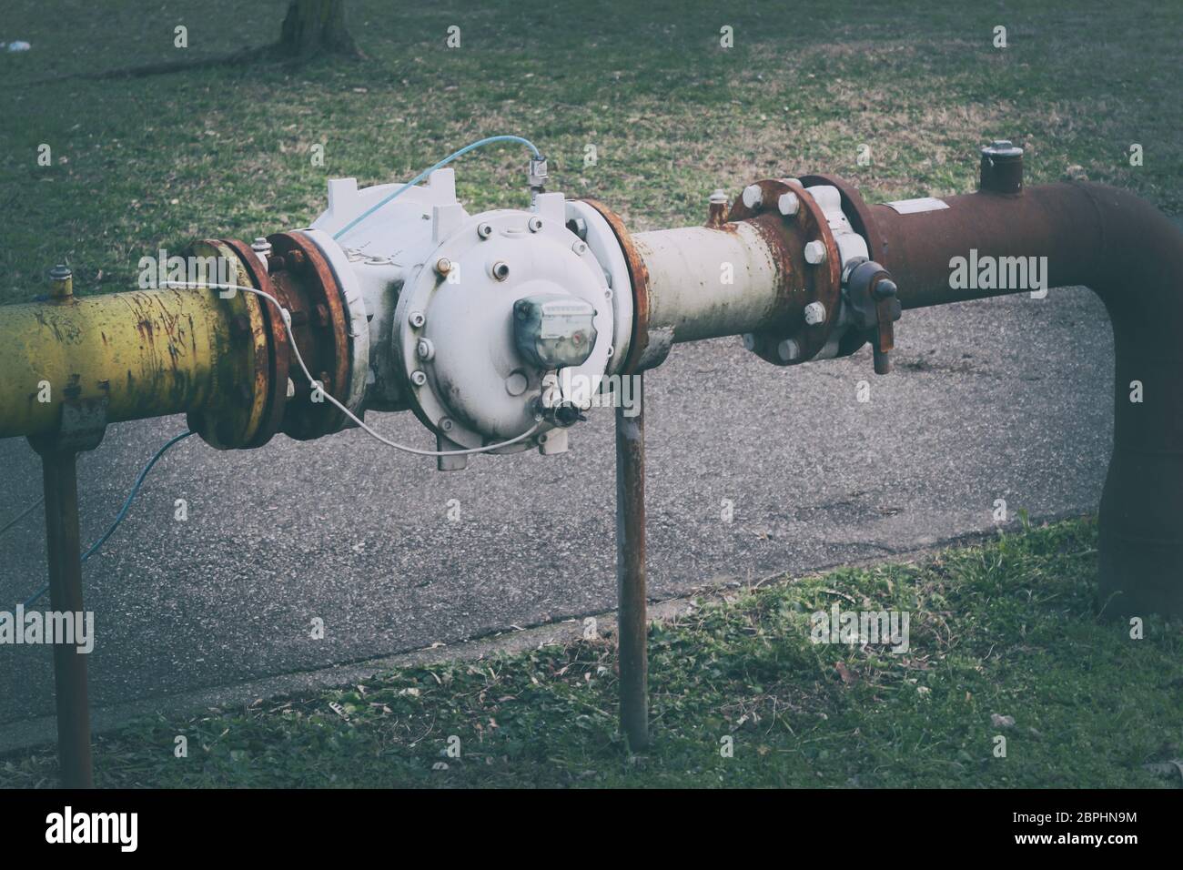 Old metal pipe hi-res stock photography and images - Alamy