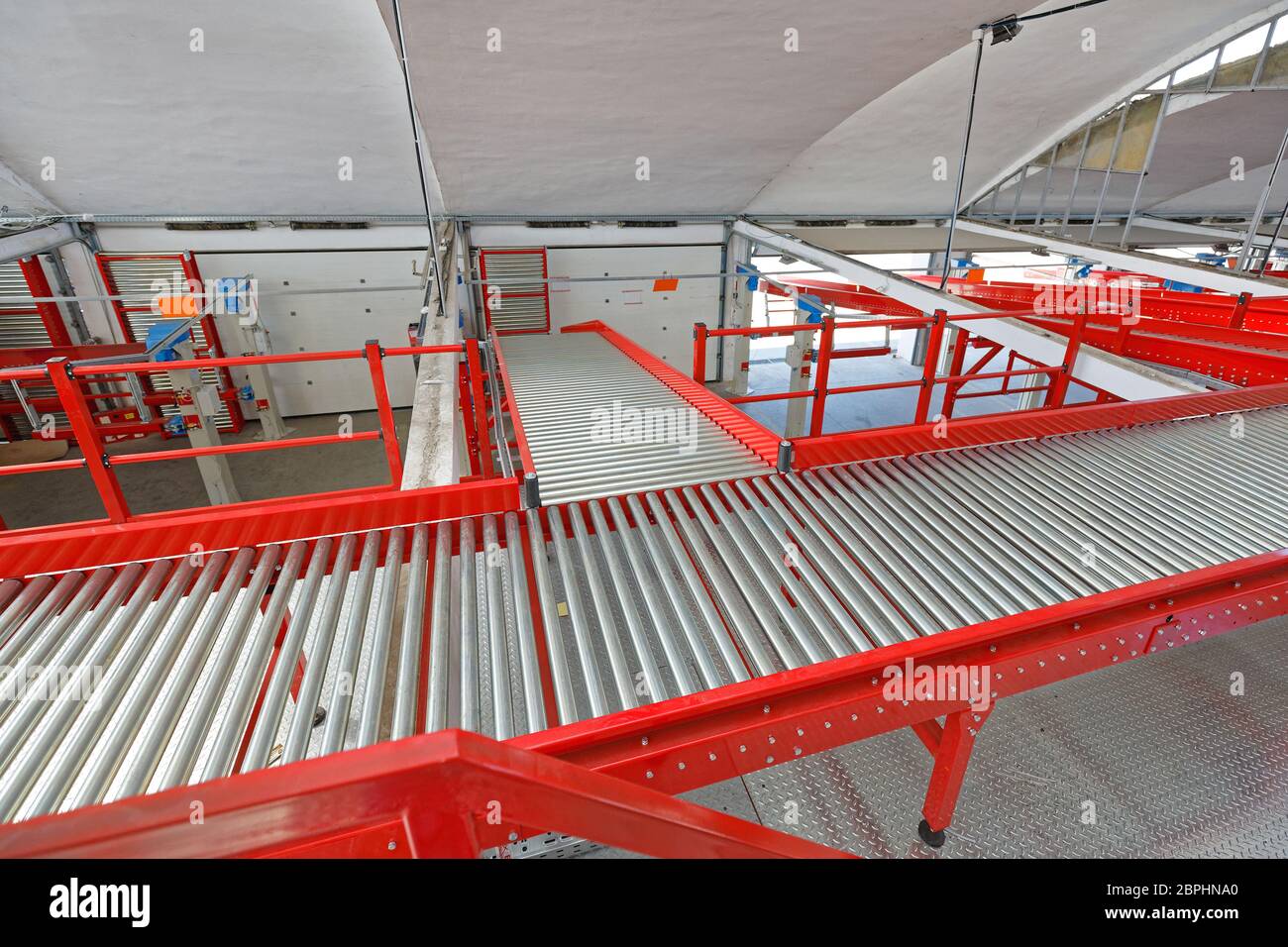 Conveyor Rollers for Sorting and Shipping in Distribution Center ...
