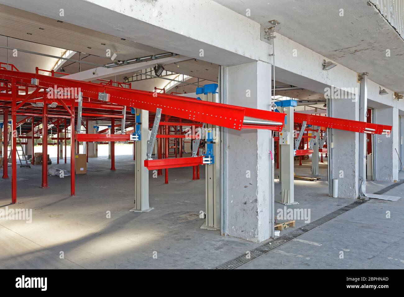 Conveyor ramp hi-res stock photography and images - Alamy