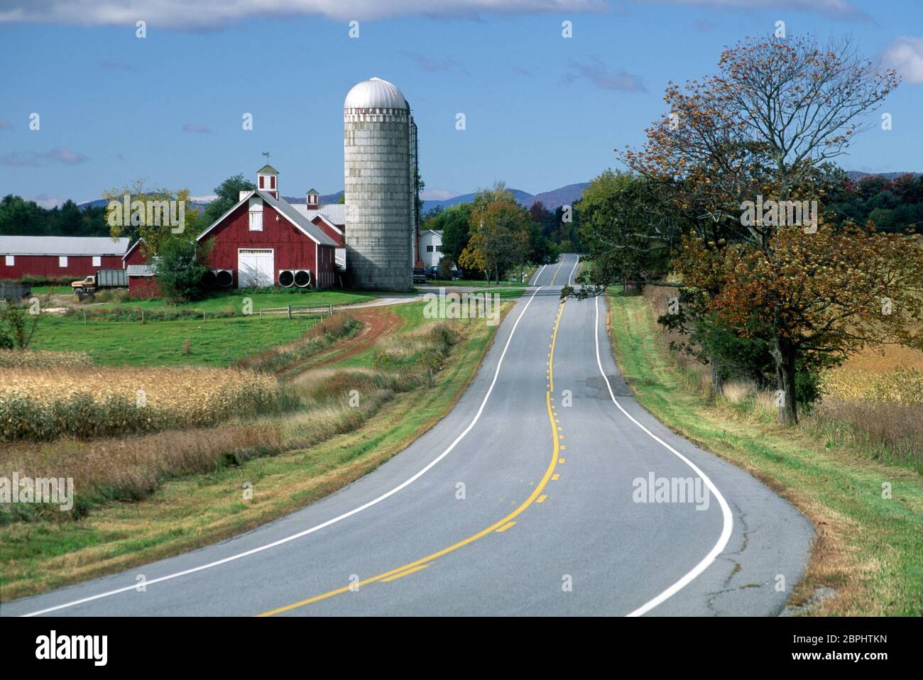 Valley along county road hi-res stock photography and images - Alamy
