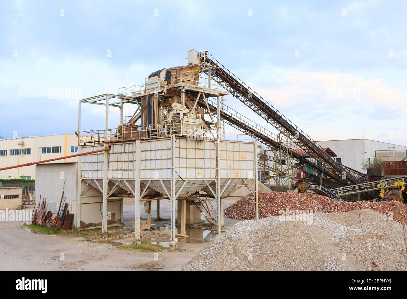 Quarrying silo hi-res stock photography and images - Alamy