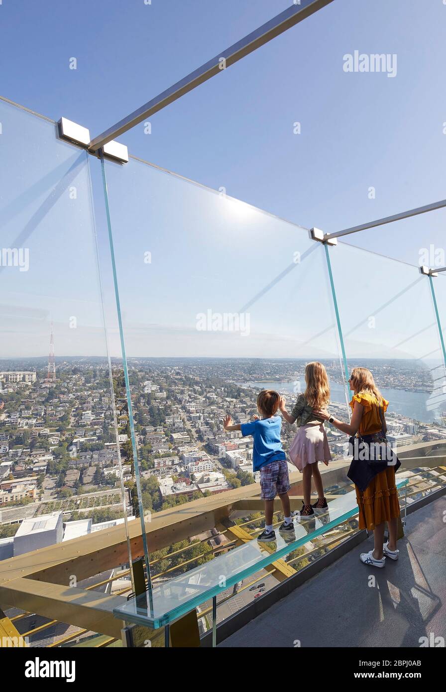 Outdoors viewing platform with glass wall. Space Needle, Seattle ...