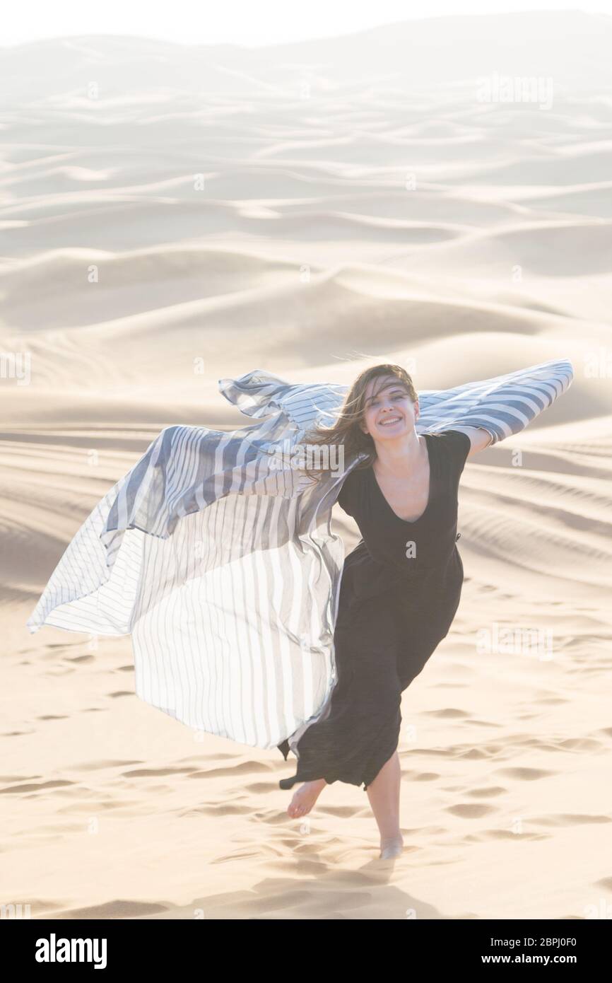 Desert photoshoot hi-res stock photography and images - Alamy