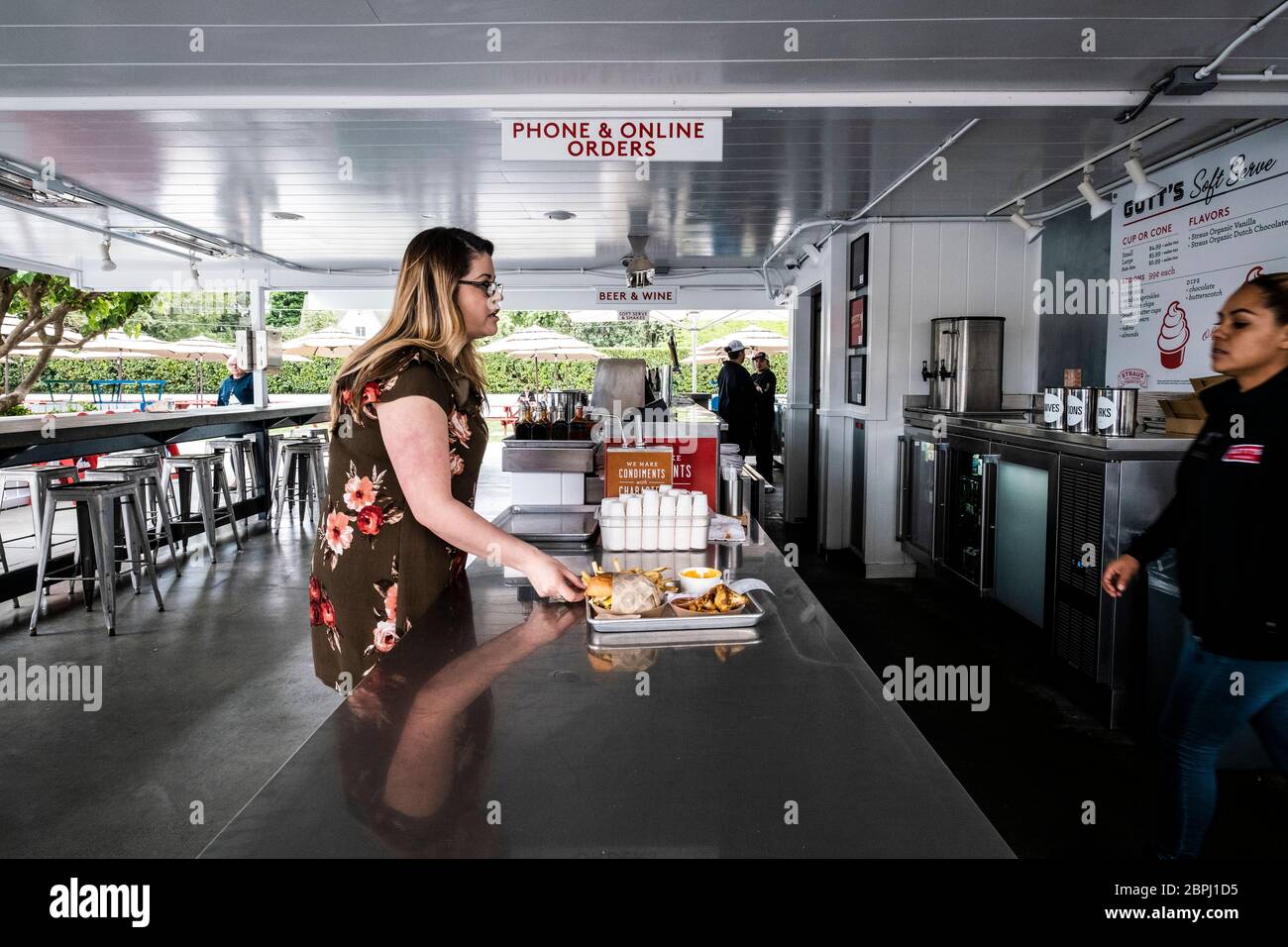 Gott's Roadside. Member of an area fast-food chain with indoor-outdoor ...