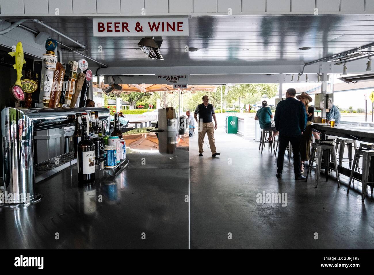 Gott's Roadside. Member of an area fast-food chain with indoor-outdoor ...