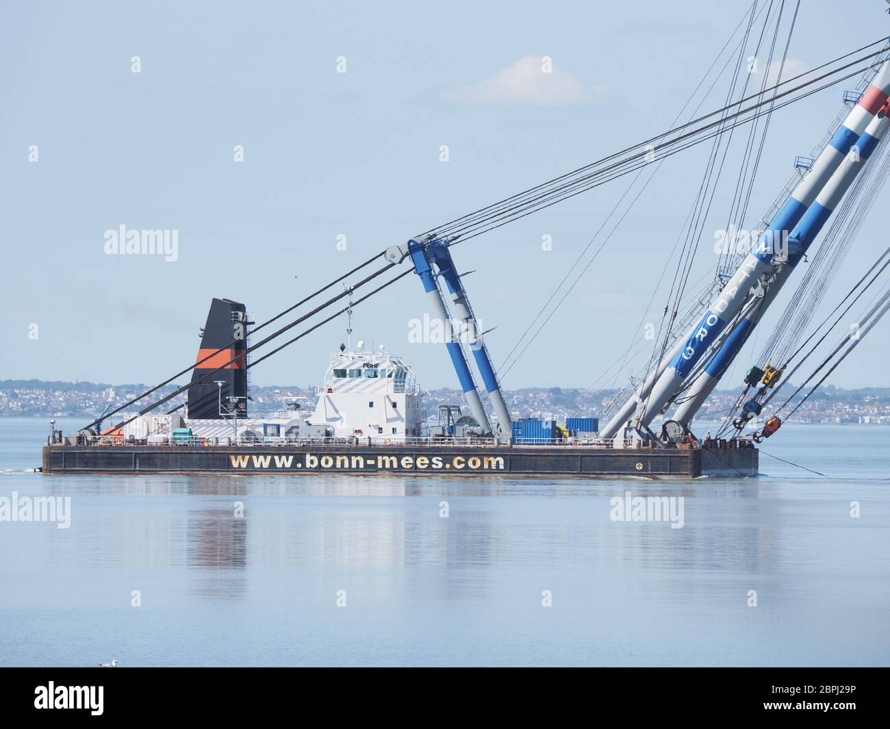 Floating sheerleg hi-res stock photography and images - Alamy