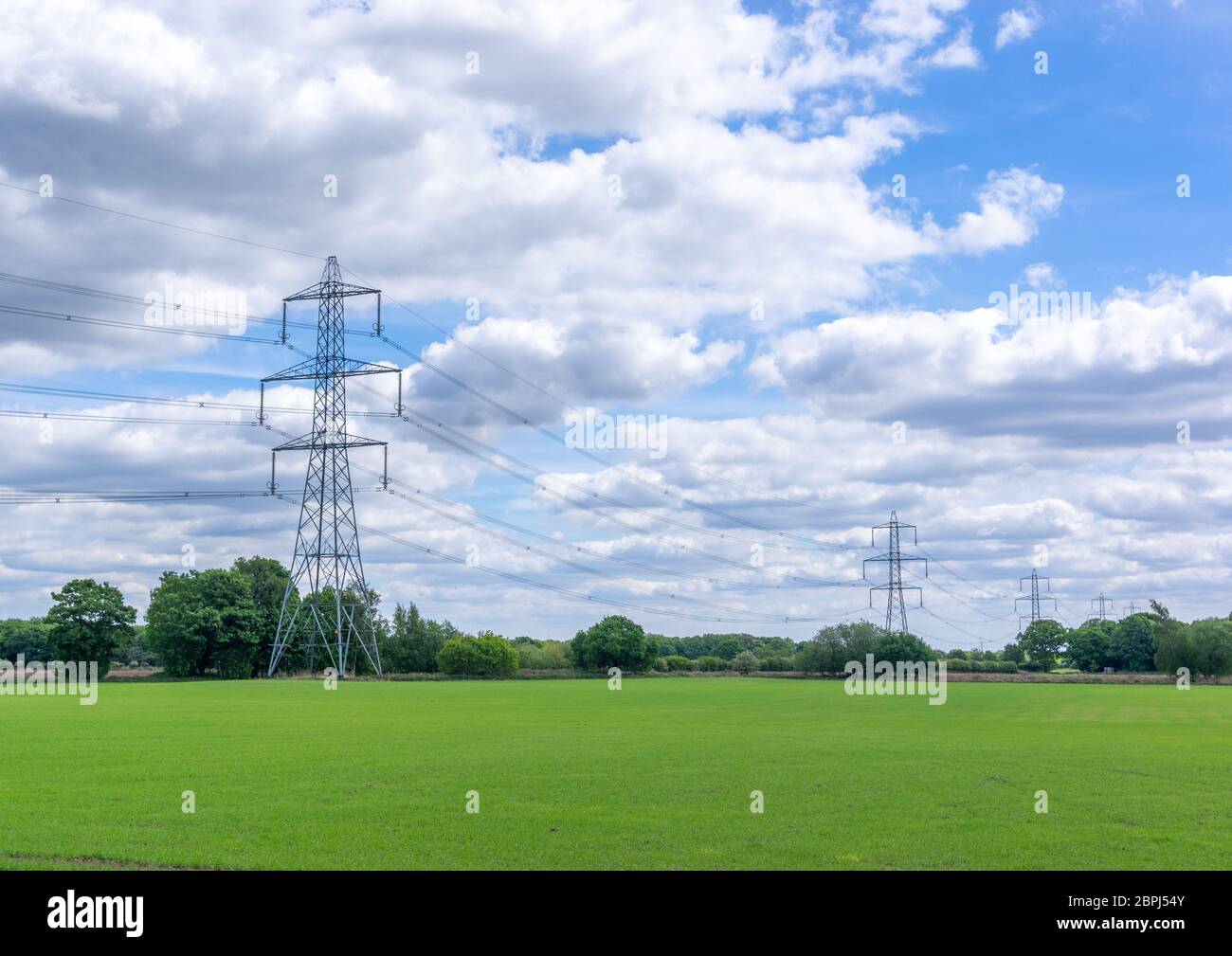 Tall pylons hi-res stock photography and images - Alamy