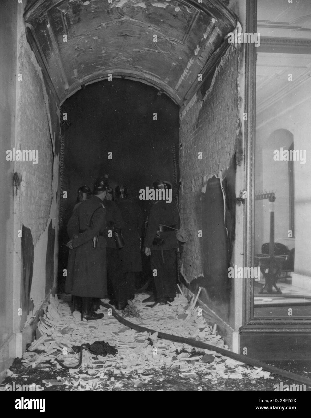 Reichstag fire 1933 Black and White Stock Photos & Images - Alamy