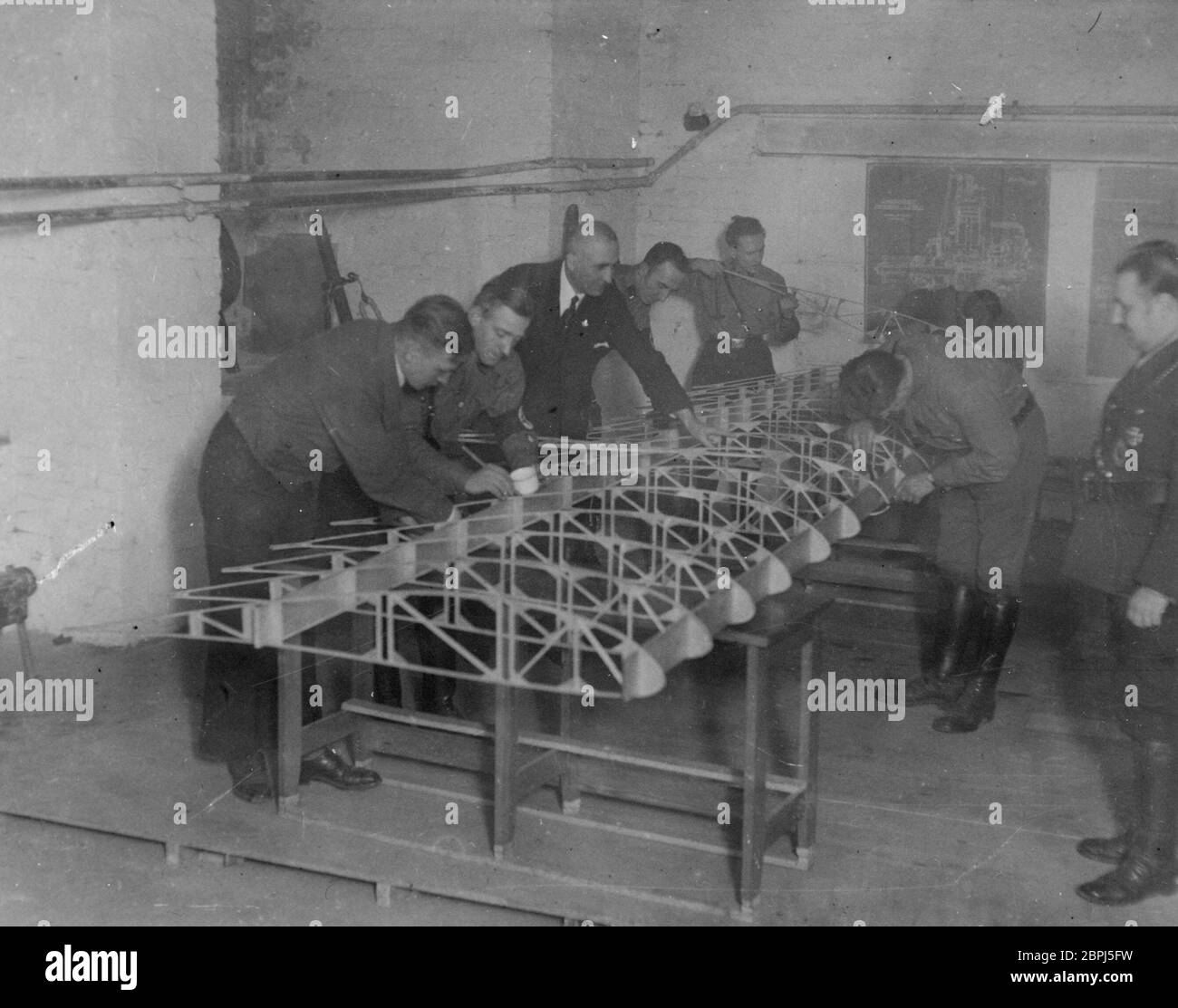 Glider construction school hi-res stock photography and images - Alamy