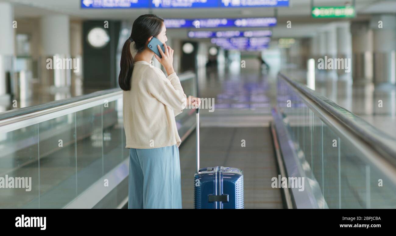 Airplane passenger talk hi-res stock photography and images - Alamy