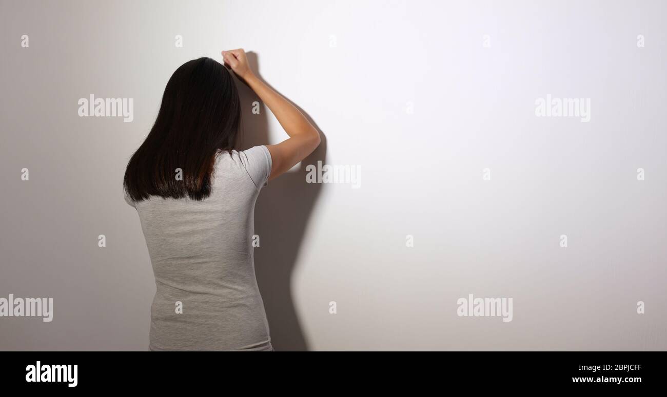 Woman crying back view hi-res stock photography and images - Alamy