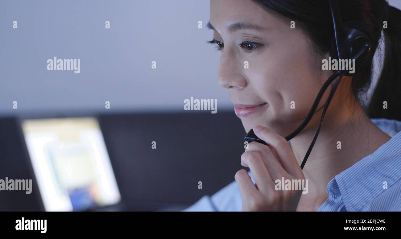 Answering emergency hi-res stock photography and images - Alamy