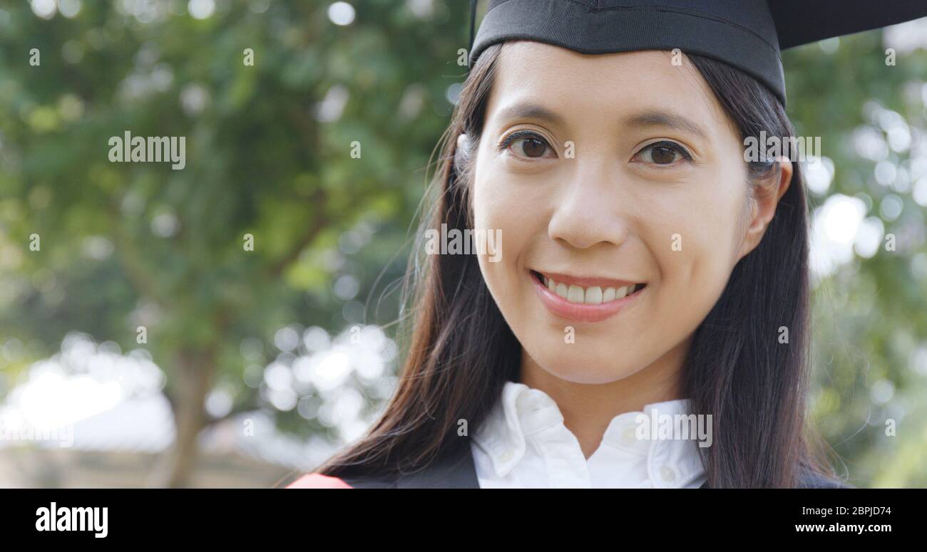Graduation gown india hi-res stock photography and images - Alamy