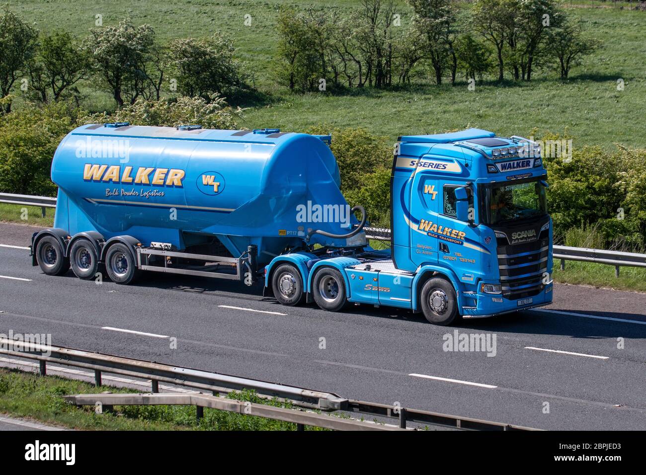 Bulk powders road tanker companies hi-res stock photography and images ...