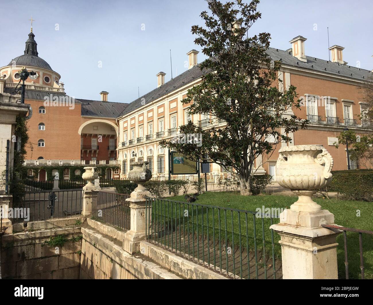 Exterior of the royal palace of Aranjuez Stock Photo - Alamy