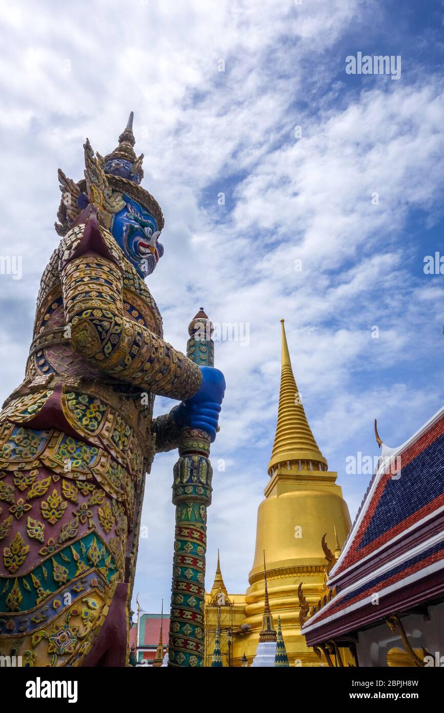 Yaksha statue in Grand Palace complex, Bangkok, Thailand Stock Photo ...