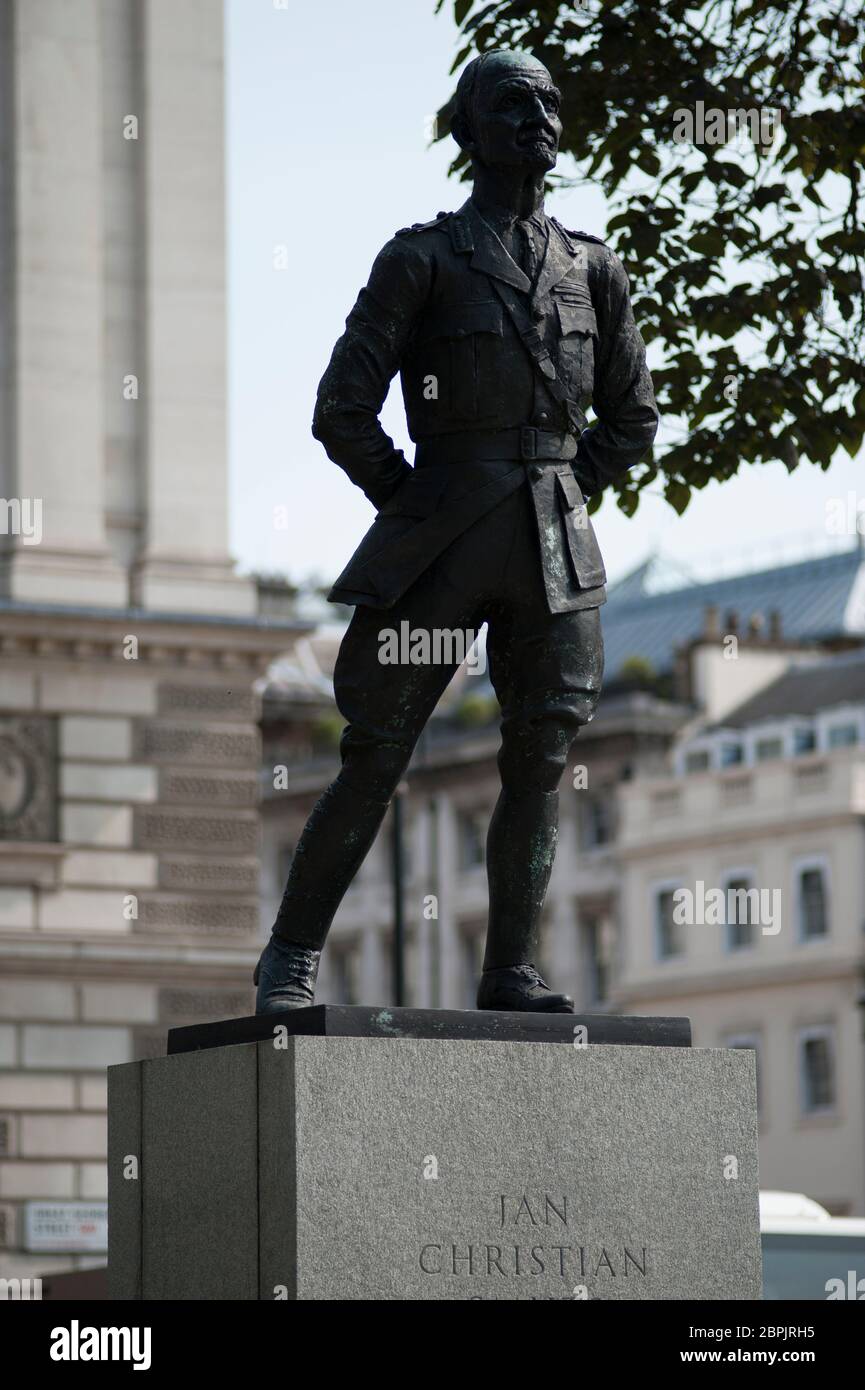 Statue of Jan Smuts in Parliament Square, London, UK Stock Photo - Alamy