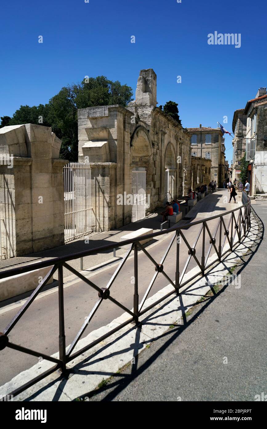 Roman sites in provence hi-res stock photography and images - Alamy