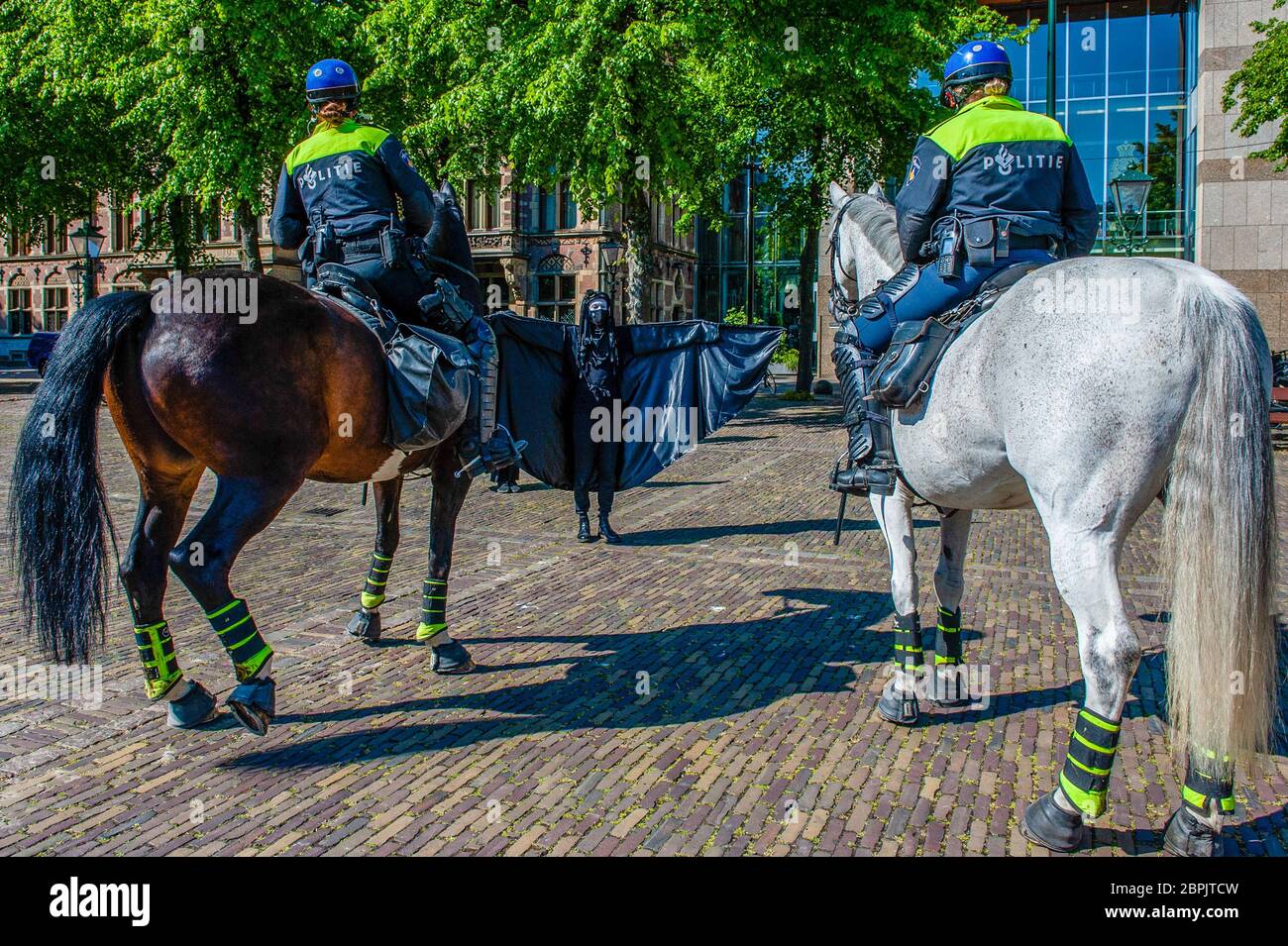Shell headquarters hague hi-res stock photography and images - Alamy