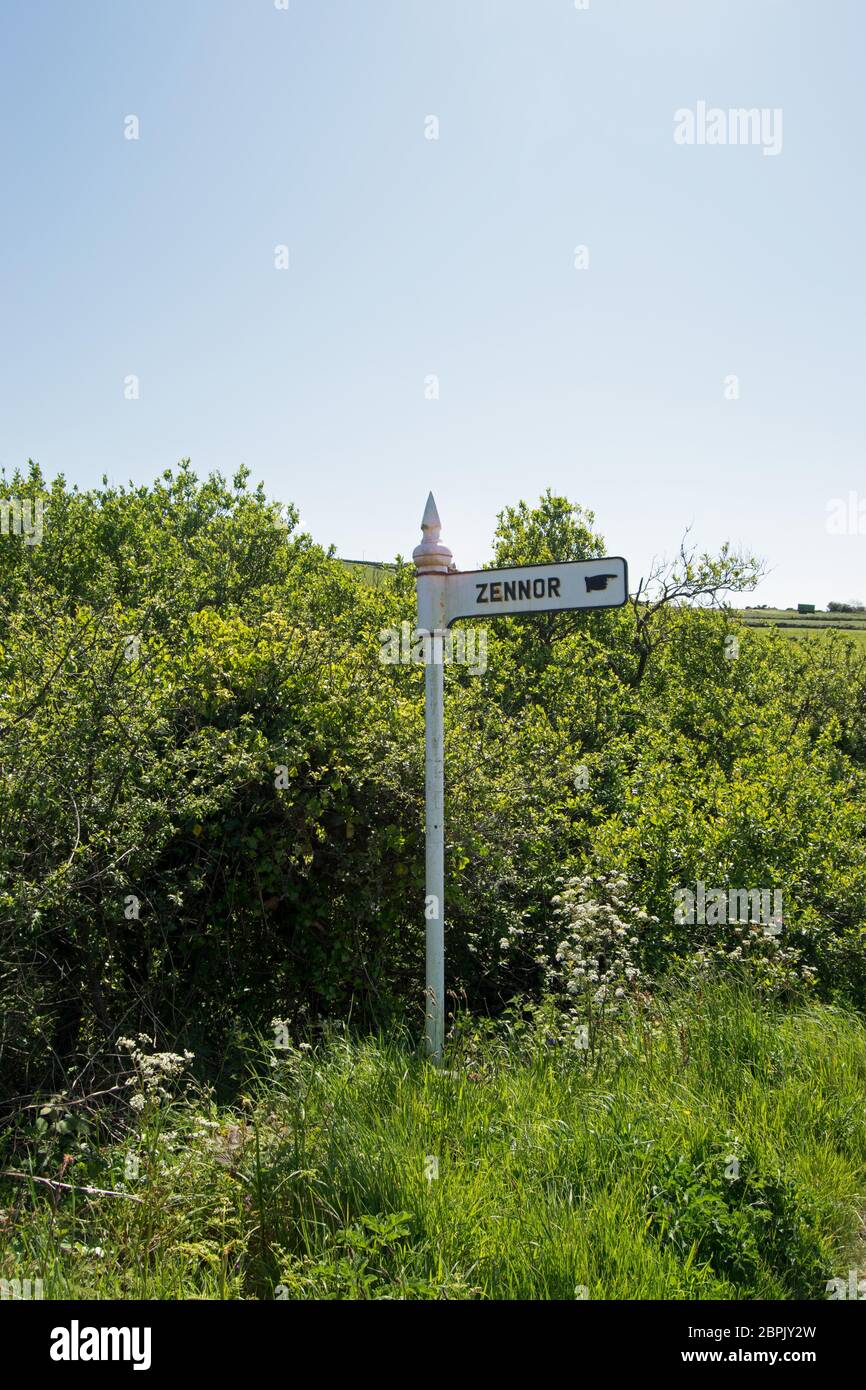 Cornwall road sign hi-res stock photography and images - Alamy