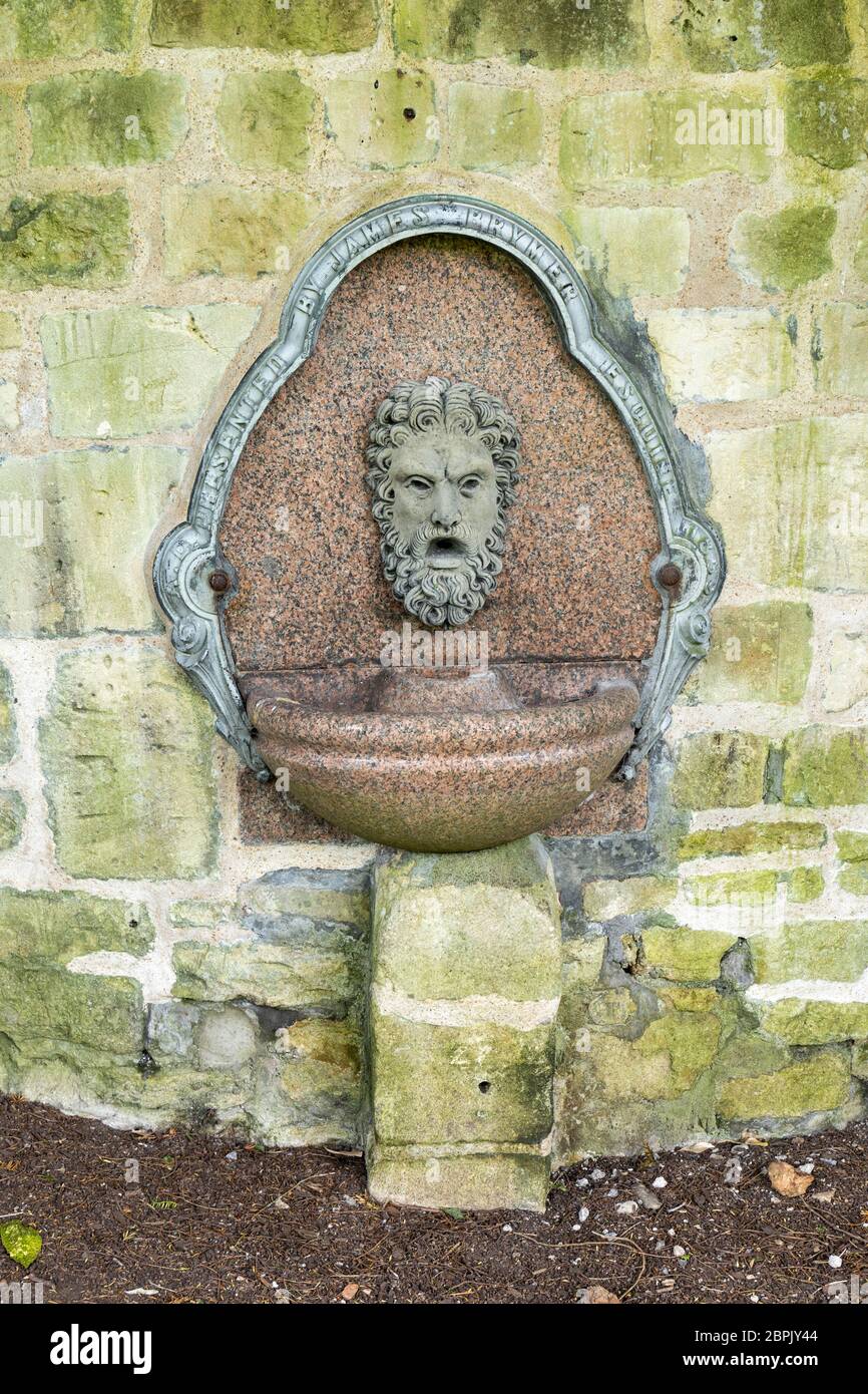 Henrietta Park Drinking Fountain 'Presented by James Brymer Esquire ...