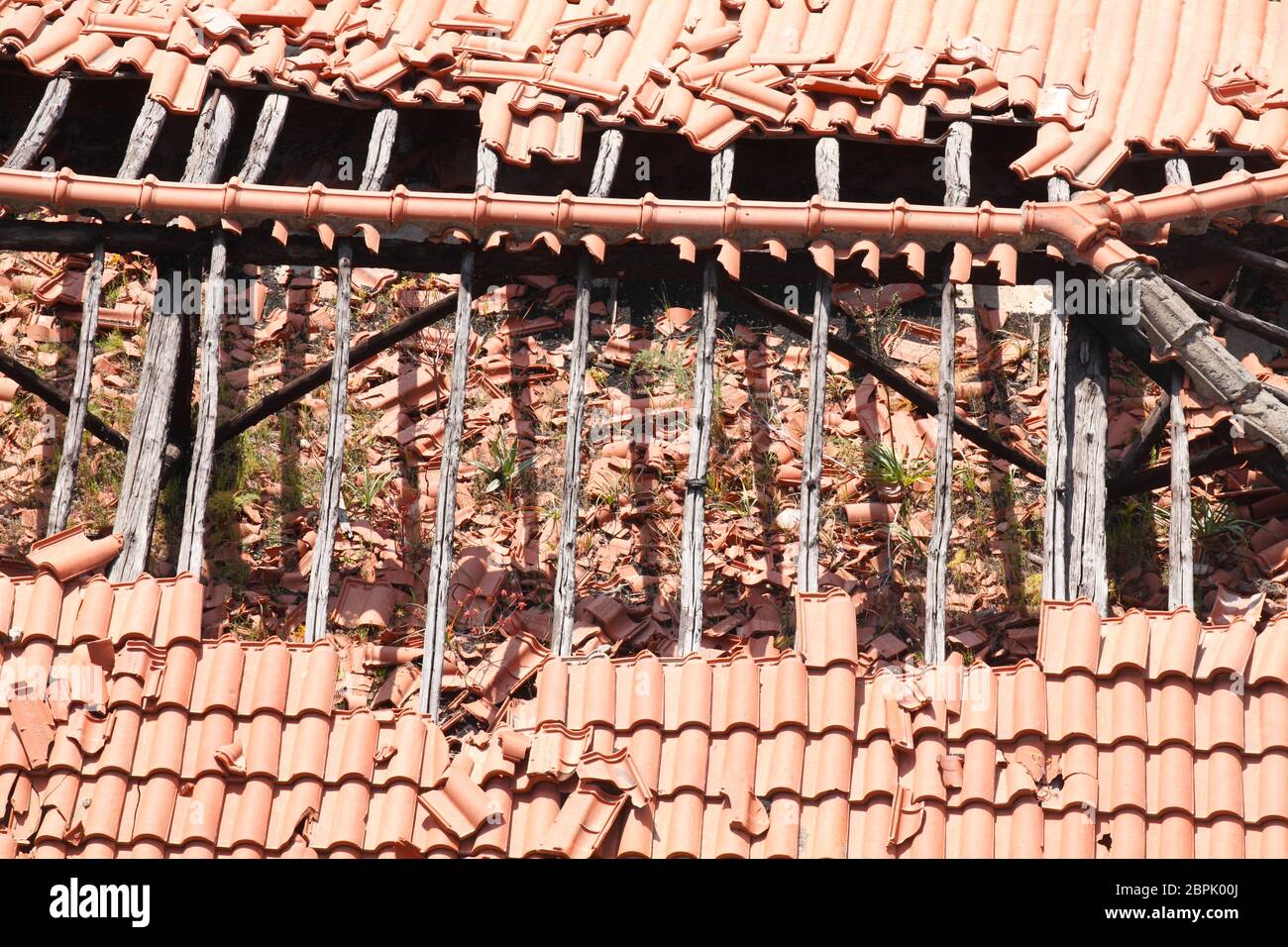 Roof ruin, Broken roof with roof tiles and roof beams, Taormina ...