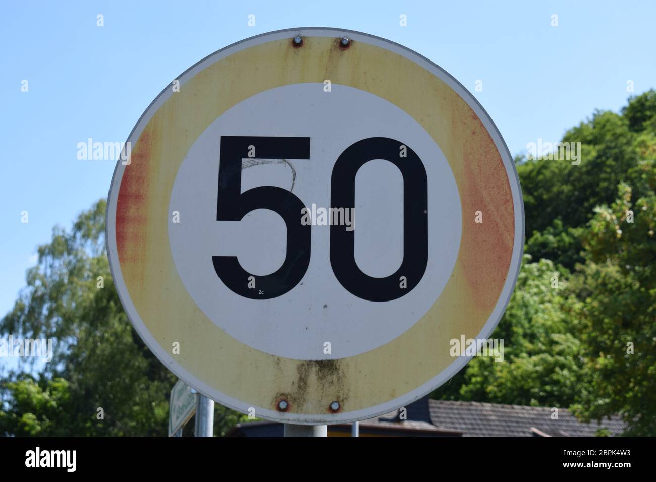 50 kph limit hi-res stock photography and images - Alamy