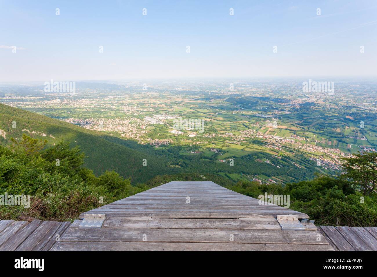 Paragliding platform hi-res stock photography and images - Alamy