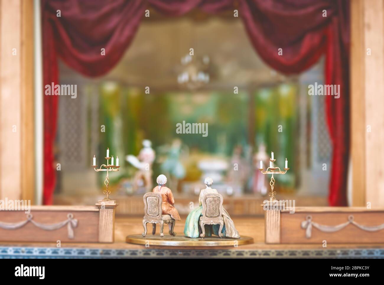 Vintage figurines hi-res stock photography and images - Alamy