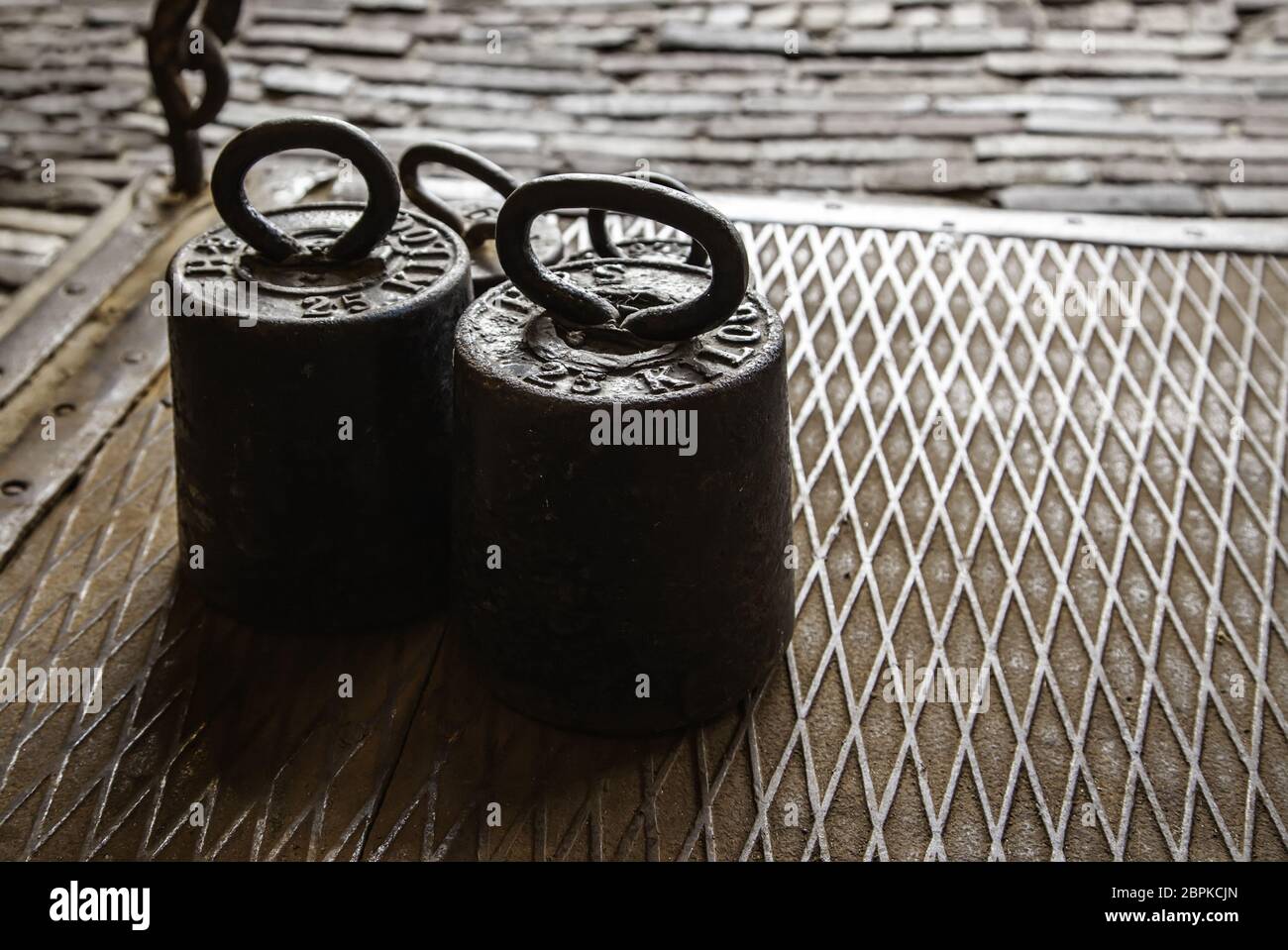 Old weights, detail of quantity measurement Stock Photo - Alamy