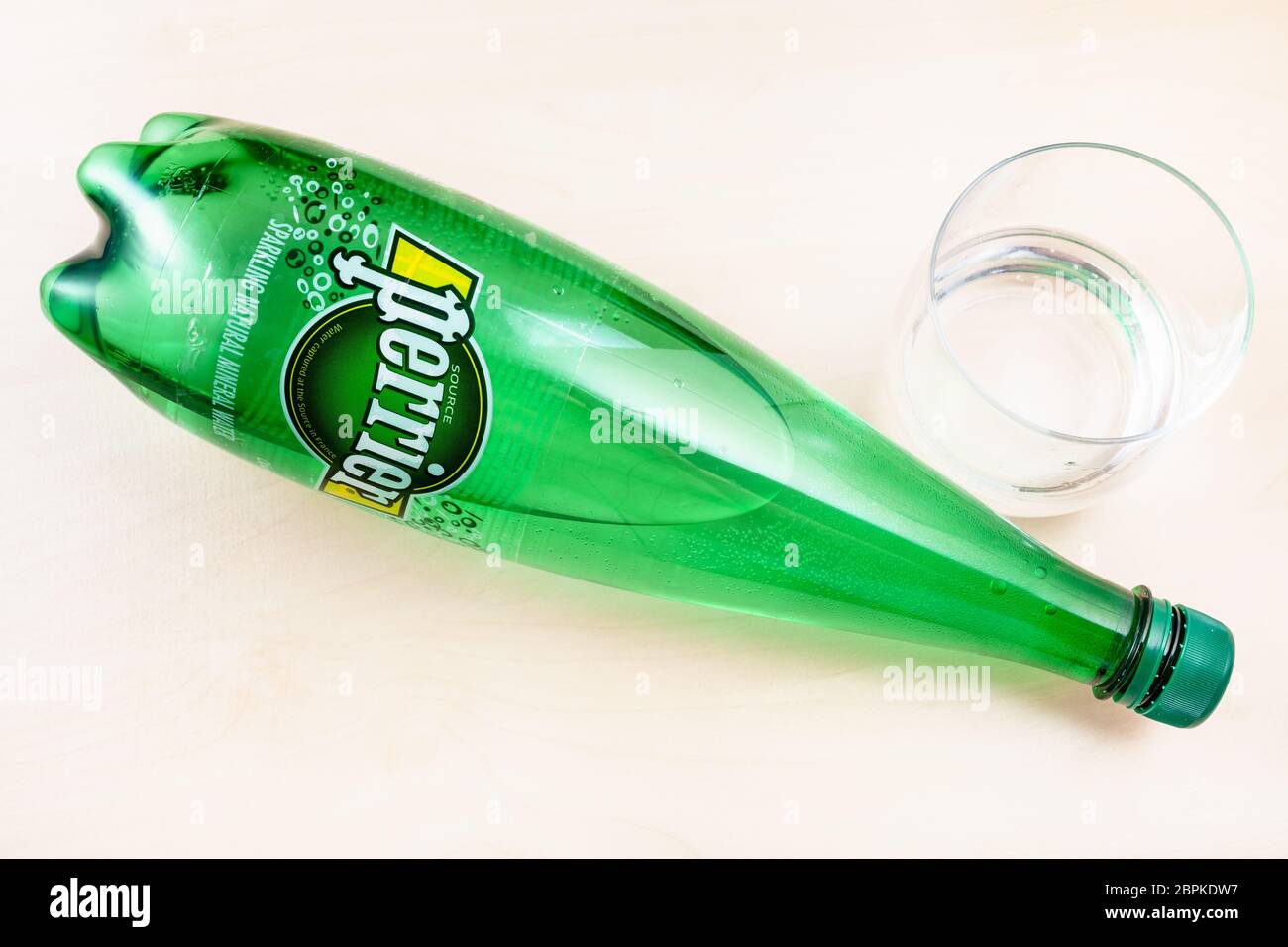 French mineral natural table water hi-res stock photography and images ...